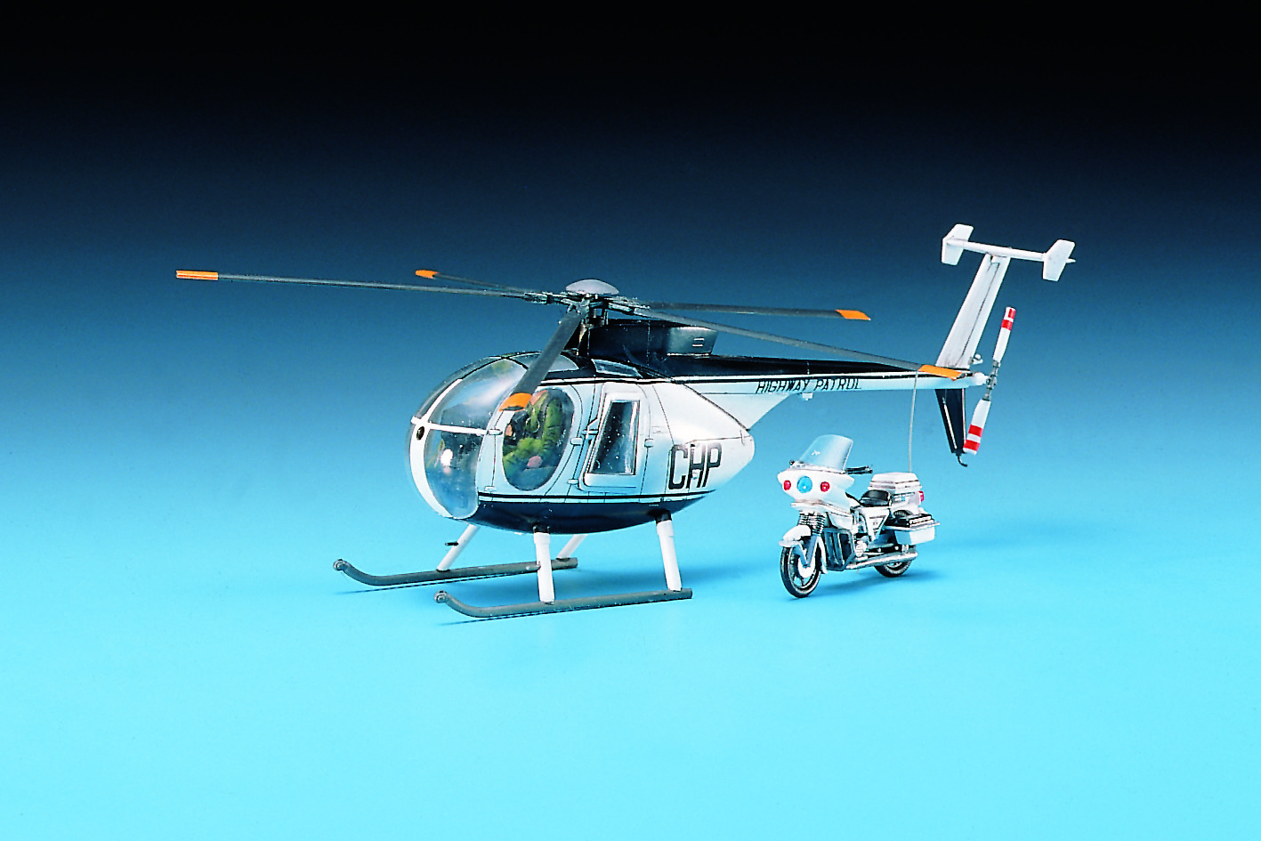 Academy Model Kit Helicopter 12249 - HELIKOPTER POLICYJNY HUGHES 500D ...